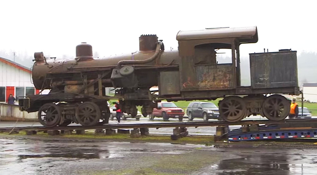 engine-delivery - Train Fanatics