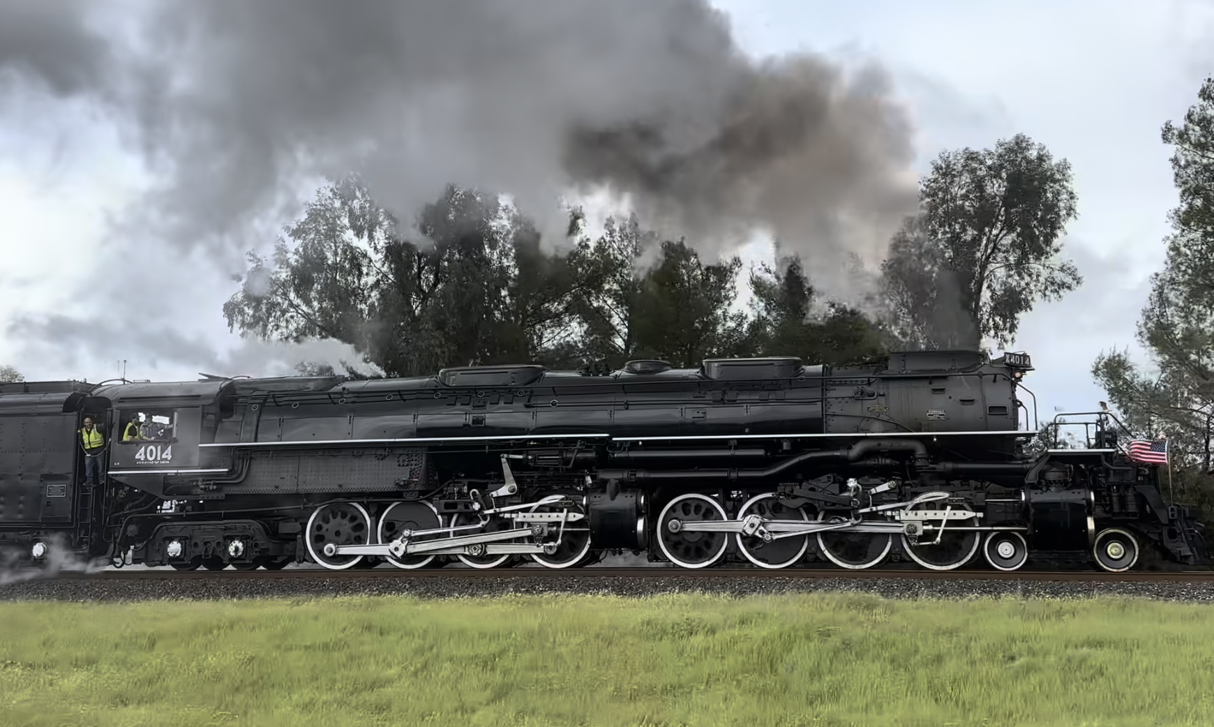 Pacing Big Boy 4014 Never Gets Old - Train Fanatics